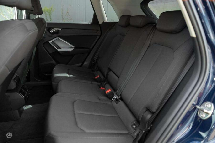 Blue Audi Q3 2019 in Vilnius, with an engine capacity of 1.50 L and mileage of 99 thousand km for 21500 €, photo 10 on AUTOMOTO.COM.LV