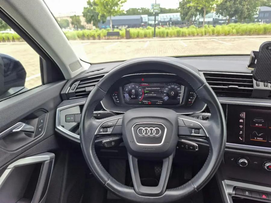 Blue Audi Q3 2020 in Riga, with an engine capacity of 1.40 L and mileage of 60 thousand km for 23000 €, photo 6 on AUTOMOTO.COM.LV