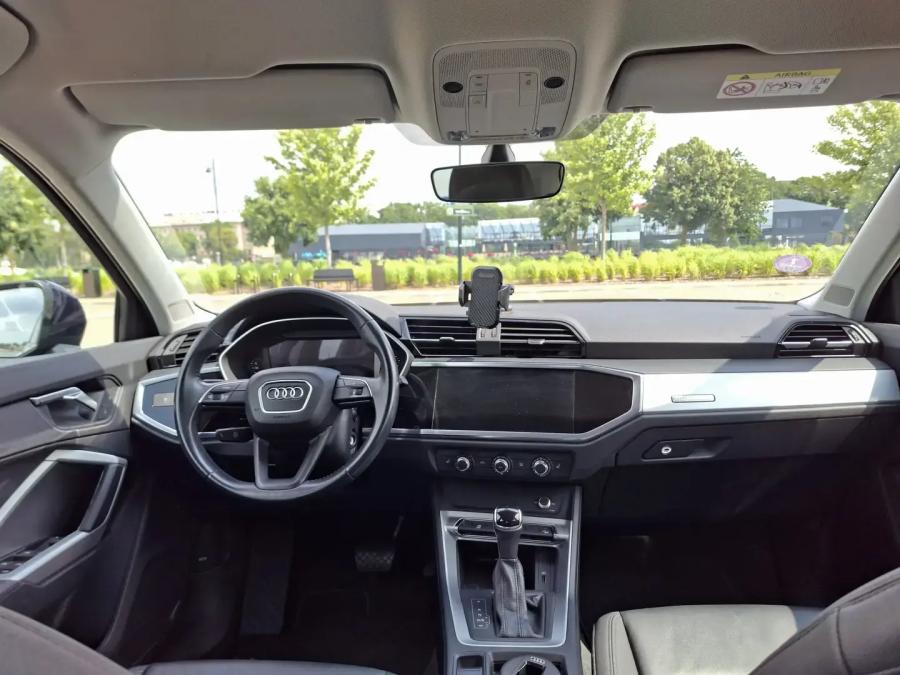 Blue Audi Q3 2020 in Riga, with an engine capacity of 1.40 L and mileage of 60 thousand km for 23000 €, photo 9 on AUTOMOTO.COM.LV