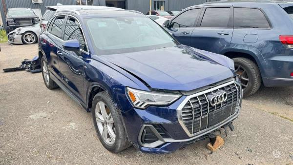 Blue Audi Q3 2022 in Ukmerge, with an engine capacity of 1.97 L and mileage of 71 thousand km for 11399 €, photo 2 on AUTOMOTO.COM.LV