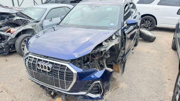 Blue Audi Q3 2022 in Ukmerge, with an engine capacity of 1.97 L and mileage of 71 thousand km for 11399 €, photo 4 on AUTOMOTO.COM.LV
