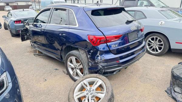 Blue Audi Q3 2022 in Ukmerge, with an engine capacity of 1.97 L and mileage of 71 thousand km for 11399 €, photo 6 on AUTOMOTO.COM.LV