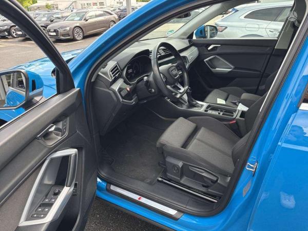 Blue Audi Q3 2023 in Vilnius, with an engine capacity of 1.50 L and mileage of 46 thousand km for 29030 €, photo 6 on AUTOMOTO.COM.LV