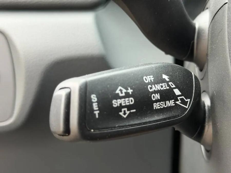 Audi Q3 2018 in Riga, with an engine capacity of 2.00 L and mileage of 0 thousand km for 14490 €, photo 8 on AUTOMOTO.COM.LV