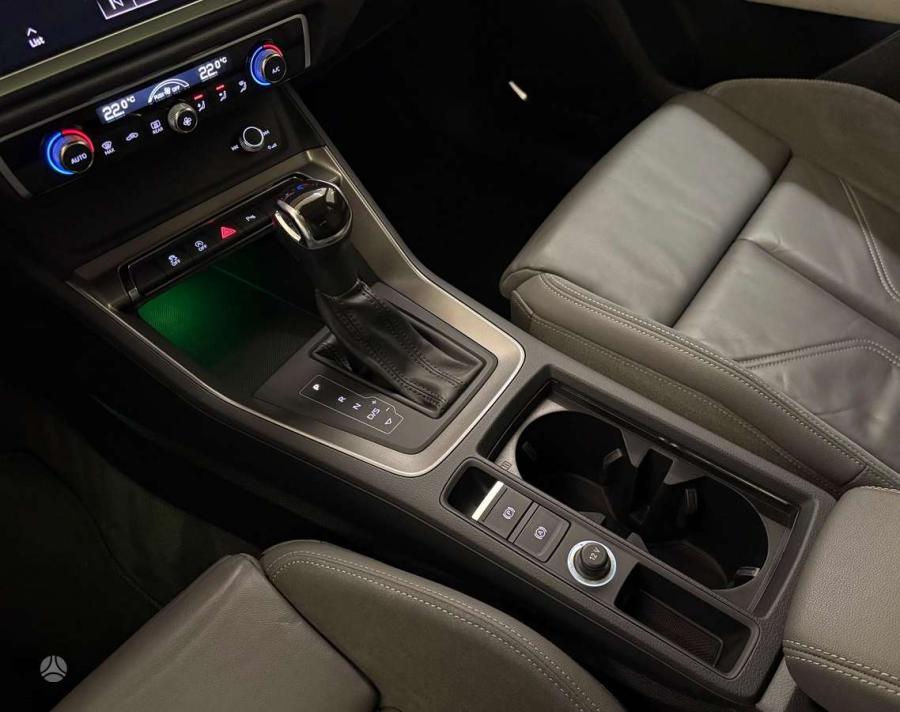 Zaļš Audi Q3 2019 Marijampole, ar dzinēja tilpumu 1.50 L un nobraukumu 211 tūkst. km par 19999 €, foto 12 vietnē AUTOMOTO.COM.LV