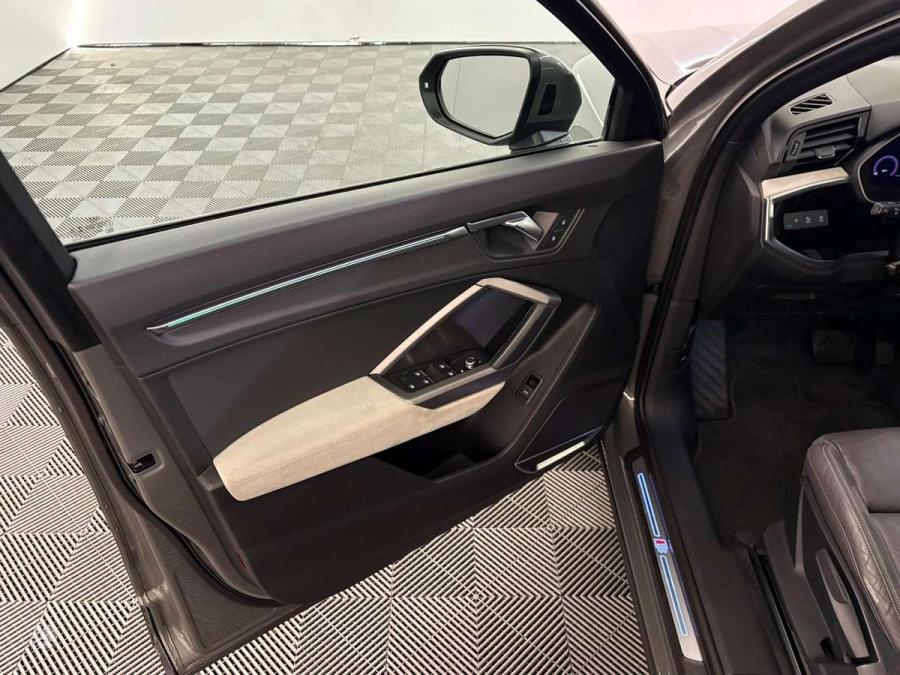 Zaļš Audi Q3 2019 Marijampole, ar dzinēja tilpumu 1.50 L un nobraukumu 211 tūkst. km par 19999 €, foto 13 vietnē AUTOMOTO.COM.LV