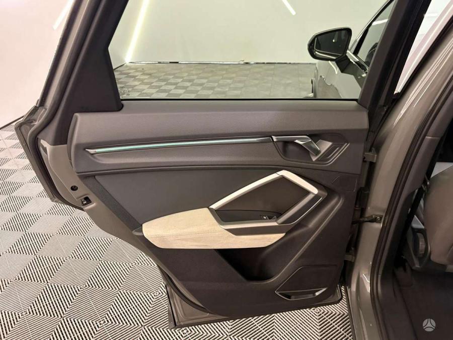 Zaļš Audi Q3 2019 Marijampole, ar dzinēja tilpumu 1.50 L un nobraukumu 211 tūkst. km par 19999 €, foto 18 vietnē AUTOMOTO.COM.LV