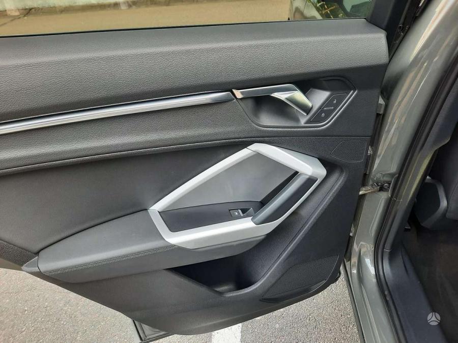 Zaļš Audi Q3 2022 Viļņa, ar dzinēja tilpumu 2.00 L un nobraukumu 80 tūkst. km par 27500 €, foto 18 vietnē AUTOMOTO.COM.LV