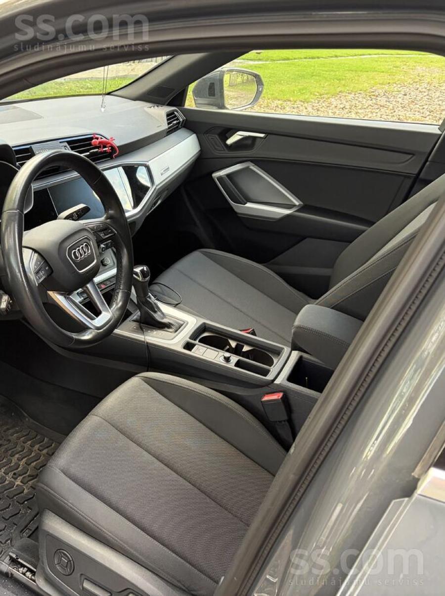Pelēks Audi Q3 2023 Ogre, ar dzinēja tilpumu 1.50 L un nobraukumu 70 tūkst. km par 28900 €, foto 5 vietnē AUTOMOTO.COM.LV