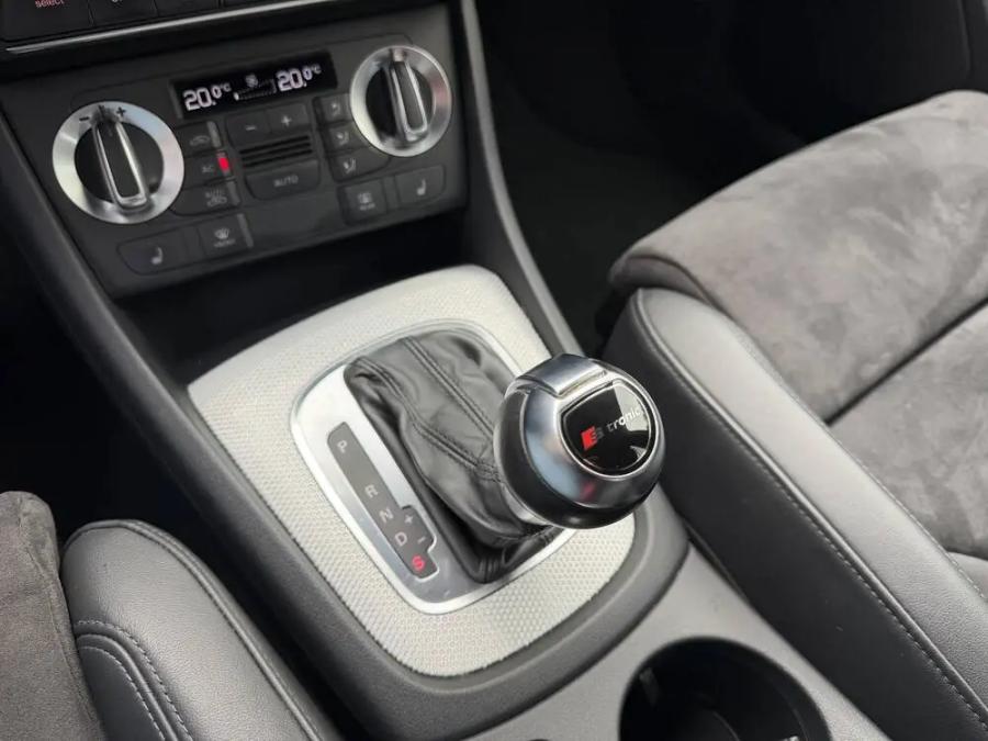 Grey Audi Q3 2011 in Rezekne, with an engine capacity of 2.00 L and mileage of 261 thousand km for 11990 €, photo 16 on AUTOMOTO.COM.LV