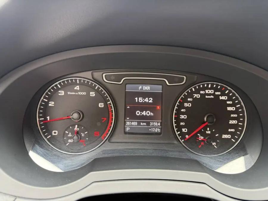 Grey Audi Q3 2011 in Rezekne, with an engine capacity of 2.00 L and mileage of 261 thousand km for 11990 €, photo 20 on AUTOMOTO.COM.LV