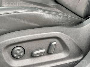 Grey Audi Q3 2011 in Riga, with an engine capacity of 2.00 L and mileage of 286 thousand km for 8950 €, photo 27 on AUTOMOTO.COM.LV