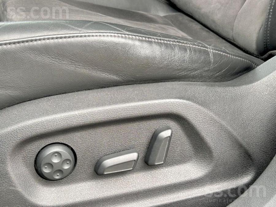 Grey Audi Q3 2011 in Riga, with an engine capacity of 2.00 L and mileage of 286 thousand km for 8950 €, photo 27 on AUTOMOTO.COM.LV