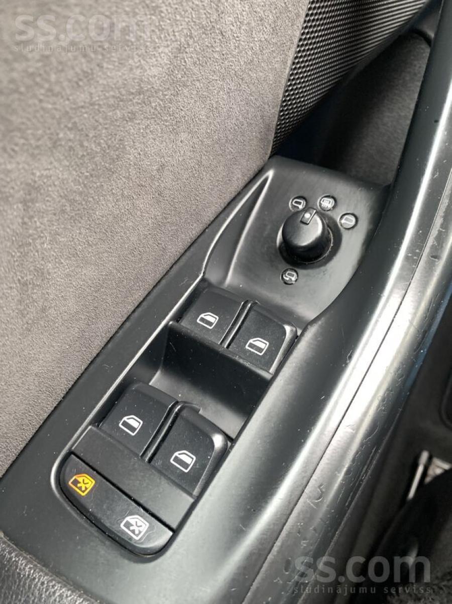 Grey Audi Q3 2012 in Ogre, with an engine capacity of 2.00 L and mileage of 148 thousand km for 10990 €, photo 21 on AUTOMOTO.COM.LV