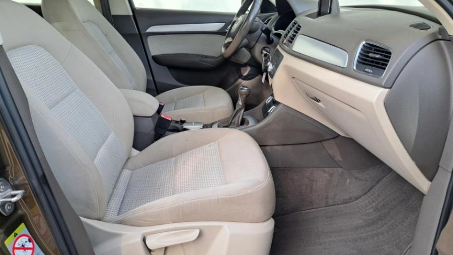 Grey Audi Q3 2012 in Riga, with an engine capacity of 2.00 L and mileage of 273 thousand km for 10650 €, photo 4 on AUTOMOTO.COM.LV