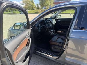 Grey Audi Q3 2012 in Siauliai, with an engine capacity of 1.97 L and mileage of 246 thousand km for 11000 €, photo 8 on AUTOMOTO.COM.LV