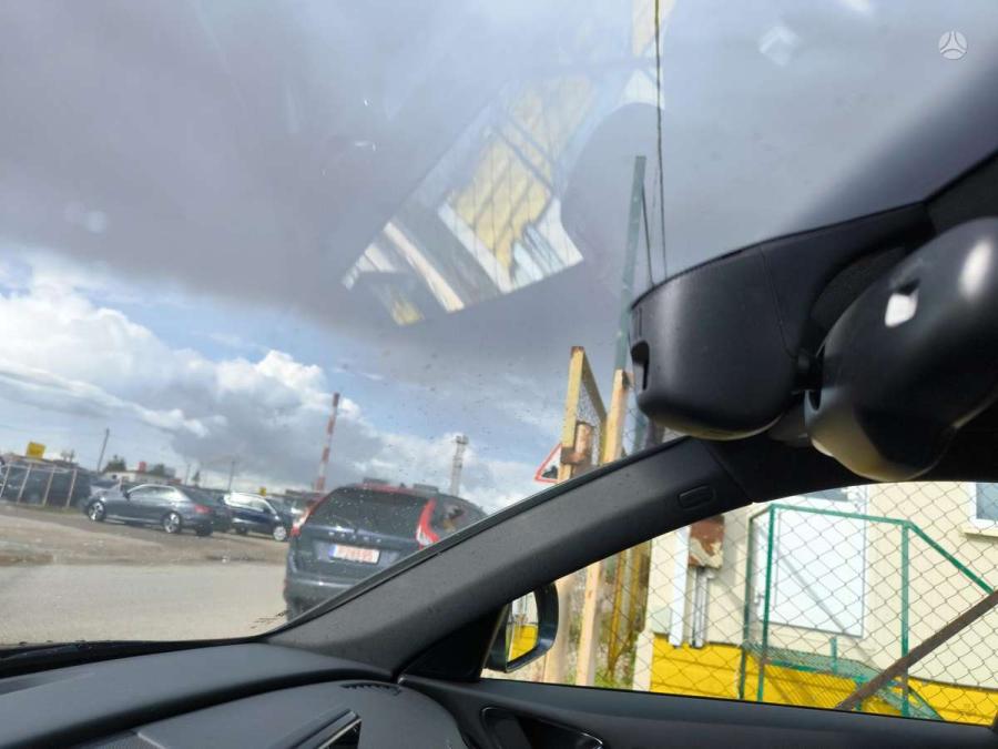 Grey Audi Q3 2013 in Vilnius, with an engine capacity of 1.97 L and mileage of 294 thousand km for 10900 €, photo 24 on AUTOMOTO.COM.LV