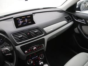 Grey Audi Q3 2014 in Vilnius, with an engine capacity of 2.00 L and mileage of 234 thousand km for 12199 €, photo 22 on AUTOMOTO.COM.LV