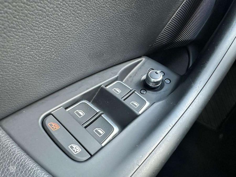 Grey Audi Q3 2014 in Vilnius, with an engine capacity of 1.97 L and mileage of 261 thousand km for 10900 €, photo 36 on AUTOMOTO.COM.LV