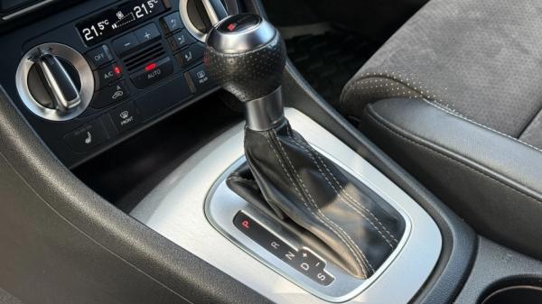 Grey Audi Q3 2014 in Riga, with an engine capacity of 2.00 L and mileage of 187 thousand km for 13950 €, photo 9 on AUTOMOTO.COM.LV