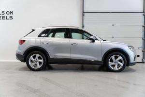 Grey Audi Q3 2019 in Vilnius, with an engine capacity of 1.50 L and mileage of 169 thousand km for 19900 €, photo 4 on AUTOMOTO.COM.LV