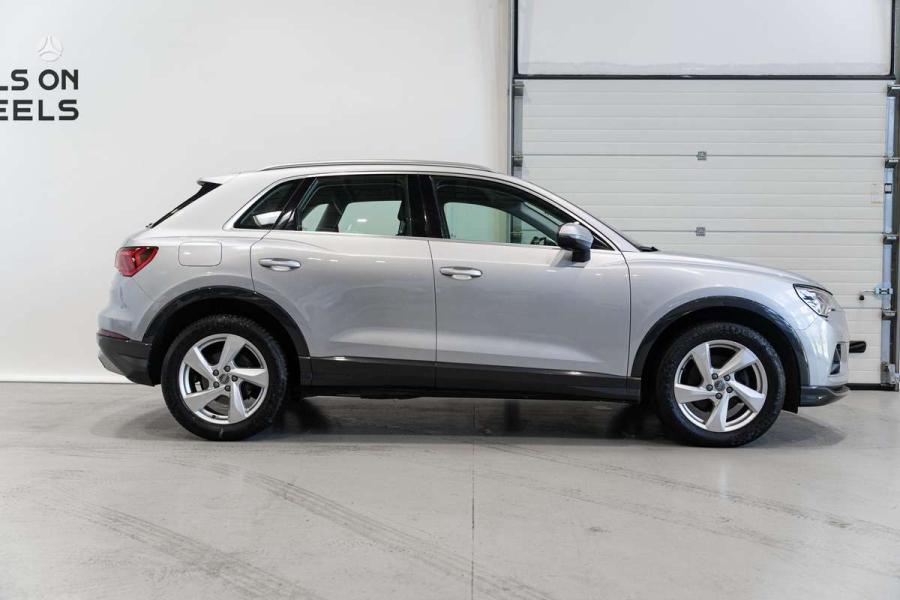 Grey Audi Q3 2019 in Vilnius, with an engine capacity of 1.50 L and mileage of 169 thousand km for 19900 €, photo 4 on AUTOMOTO.COM.LV