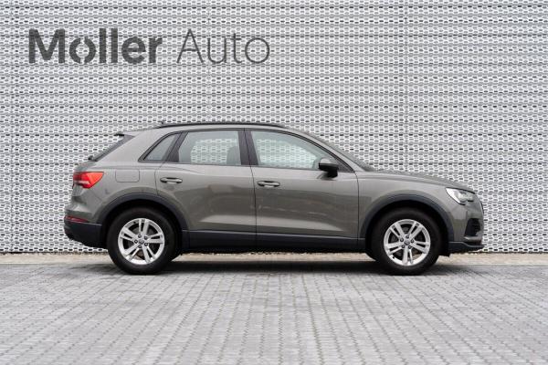 Grey Audi Q3 2019 in Marupe, with an engine capacity of 1.50 L and mileage of 159 thousand km for 23250 €, photo 6 on AUTOMOTO.COM.LV