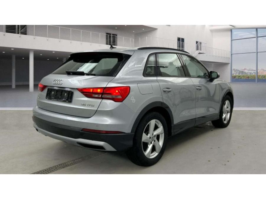 Grey Audi Q3 2020 in Kaunas, with an engine capacity of 1.50 L and mileage of 77 thousand km for 27334 €, photo 3 on AUTOMOTO.COM.LV