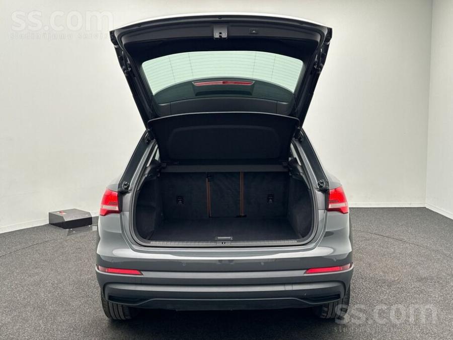 Grey Audi Q3 2020 in Riga, with an engine capacity of 2.00 L and mileage of 175 thousand km for 19900 €, photo 6 on AUTOMOTO.COM.LV