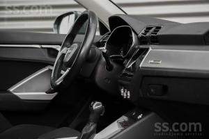 Grey Audi Q3 2020 in Riga, with an engine capacity of 2.00 L and mileage of 181 thousand km for 21990 €, photo 10 on AUTOMOTO.COM.LV