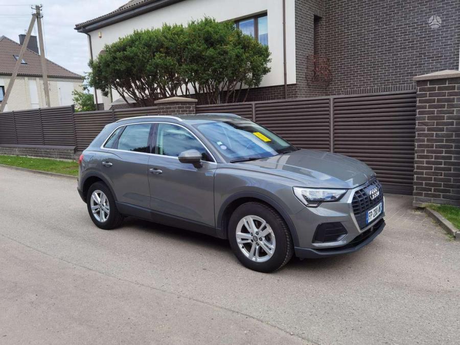 Grey Audi Q3 2020 in Kaunas, with an engine capacity of 1.50 L and mileage of 82 thousand km for 12300 €, photo 3 on AUTOMOTO.COM.LV
