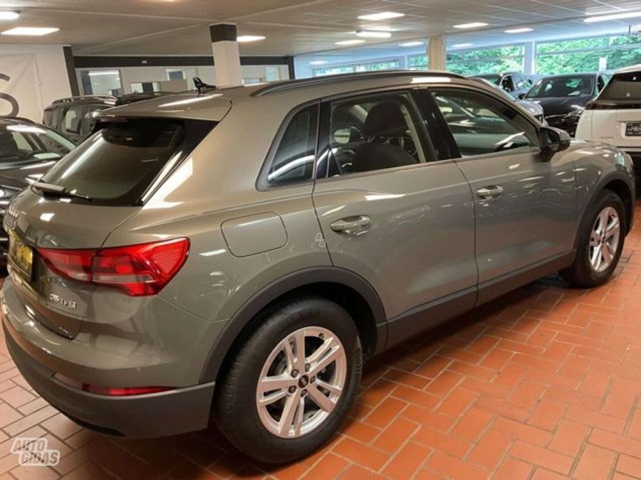 Grey Audi Q3 2021 in Kaunas, with an engine capacity of 1.50 L and mileage of 59 thousand km for 26925 €, photo 4 on AUTOMOTO.COM.LV