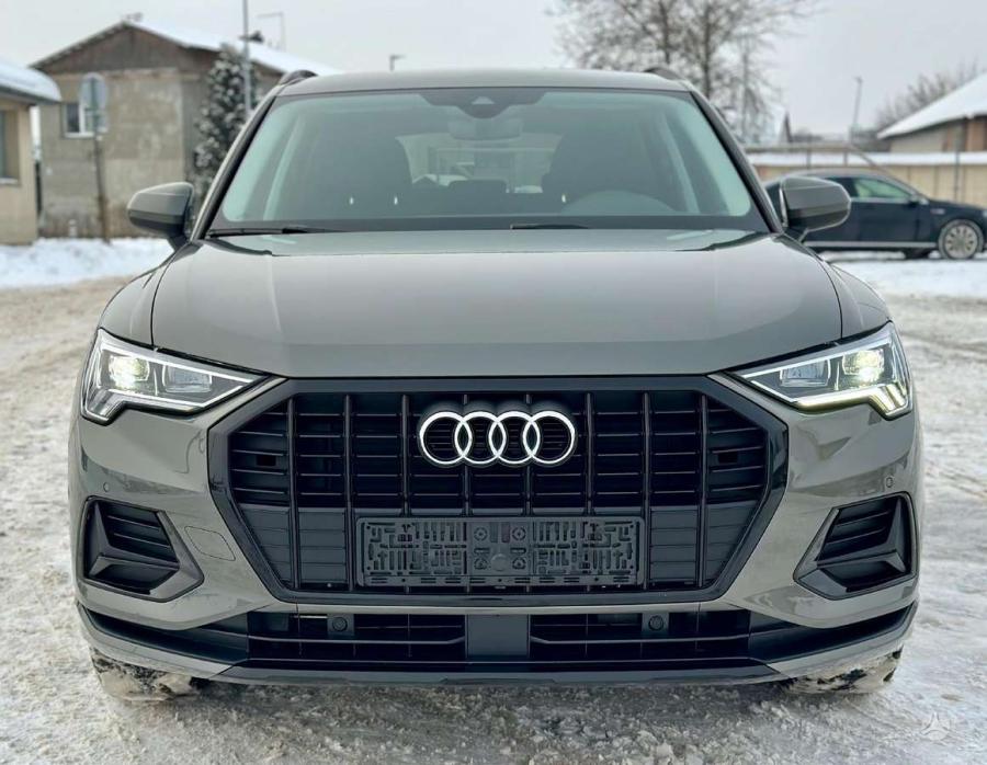 Grey Audi Q3 2021 in Vilnius, with an engine capacity of 1.50 L and mileage of 33 thousand km for 29300 €, photo 3 on AUTOMOTO.COM.LV