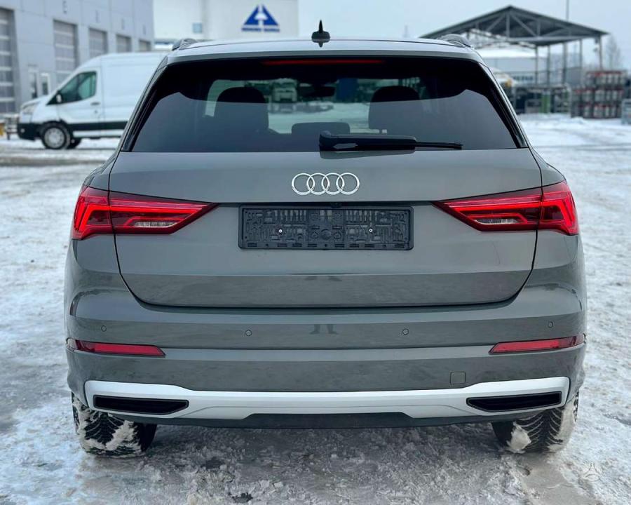Grey Audi Q3 2021 in Vilnius, with an engine capacity of 1.50 L and mileage of 33 thousand km for 29300 €, photo 11 on AUTOMOTO.COM.LV