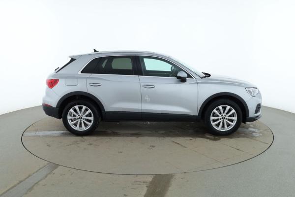 Grey Audi Q3 2021 in Kaunas, with an engine capacity of 0.00 L and mileage of 57 thousand km for 32347 €, photo 6 on AUTOMOTO.COM.LV