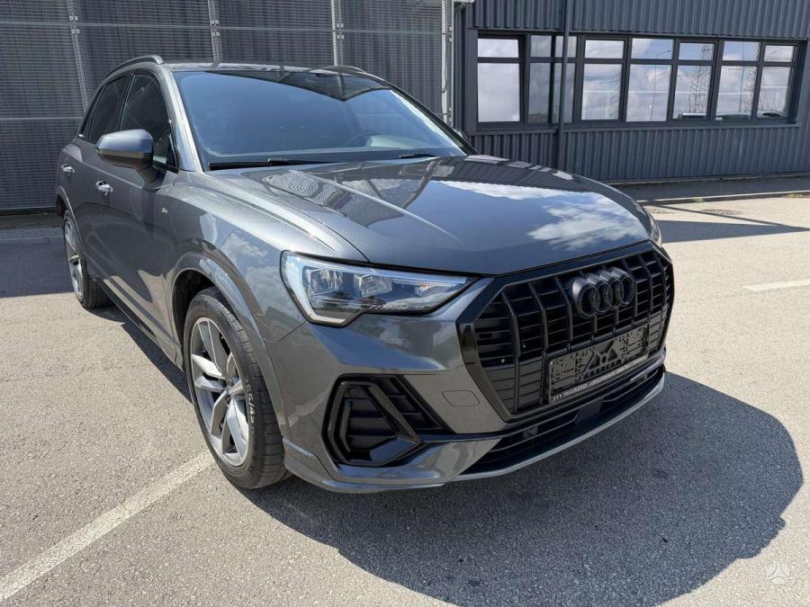Grey Audi Q3 2021 in Siauliai, with an engine capacity of 1.97 L and mileage of 299 thousand km for 17400 €, photo 1 on AUTOMOTO.COM.LV