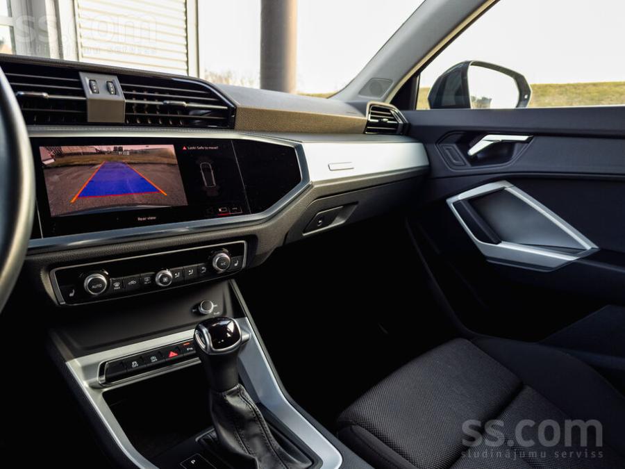 Pelēks Audi Q3 2022 Rīga, ar dzinēja tilpumu 1.50 L un nobraukumu 67 tūkst. km par 28900 €, foto 20 vietnē AUTOMOTO.COM.LV