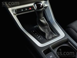 Pelēks Audi Q3 2022 Rīga, ar dzinēja tilpumu 1.50 L un nobraukumu 67 tūkst. km par 28900 €, foto 22 vietnē AUTOMOTO.COM.LV