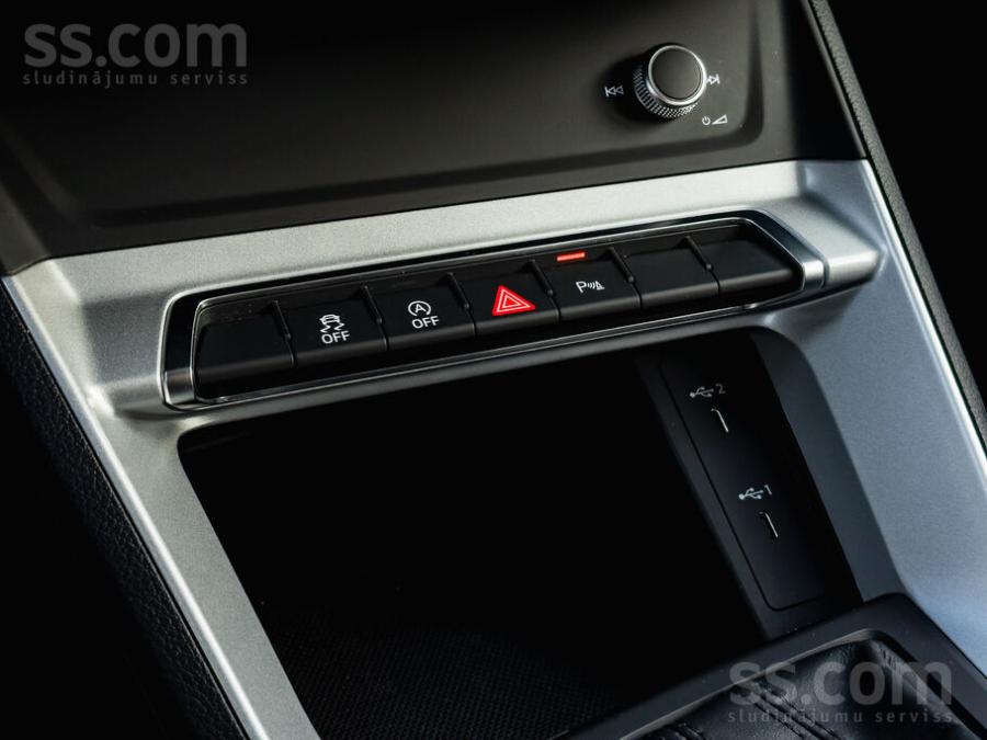 Pelēks Audi Q3 2022 Rīga, ar dzinēja tilpumu 1.50 L un nobraukumu 67 tūkst. km par 28900 €, foto 23 vietnē AUTOMOTO.COM.LV