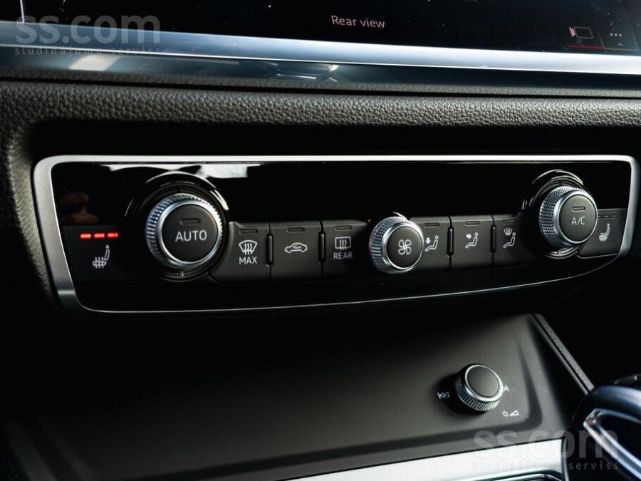 Pelēks Audi Q3 2022 Rīga, ar dzinēja tilpumu 1.50 L un nobraukumu 67 tūkst. km par 28900 €, foto 24 vietnē AUTOMOTO.COM.LV