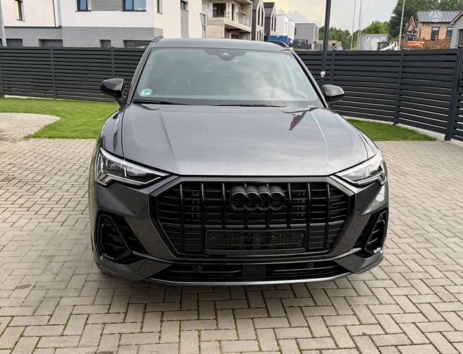 Pelēks Audi Q3 2022 Viļņa, ar dzinēja tilpumu 1.40 L un nobraukumu 147 tūkst. km par 23790 €, foto 4 vietnē AUTOMOTO.COM.LV