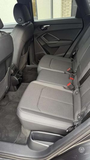 Pelēks Audi Q3 2022 Viļņa, ar dzinēja tilpumu 1.40 L un nobraukumu 147 tūkst. km par 23790 €, foto 12 vietnē AUTOMOTO.COM.LV