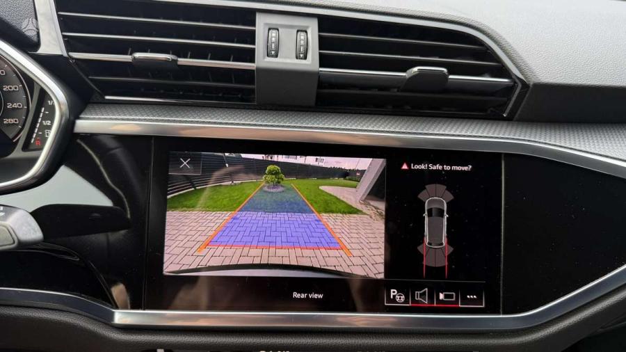 Pelēks Audi Q3 2022 Viļņa, ar dzinēja tilpumu 1.40 L un nobraukumu 147 tūkst. km par 23790 €, foto 18 vietnē AUTOMOTO.COM.LV