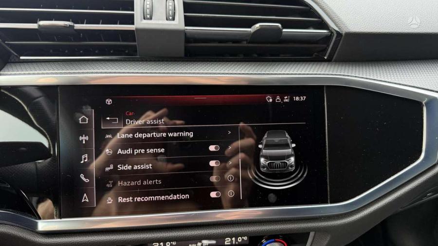 Pelēks Audi Q3 2022 Viļņa, ar dzinēja tilpumu 1.40 L un nobraukumu 147 tūkst. km par 23790 €, foto 24 vietnē AUTOMOTO.COM.LV