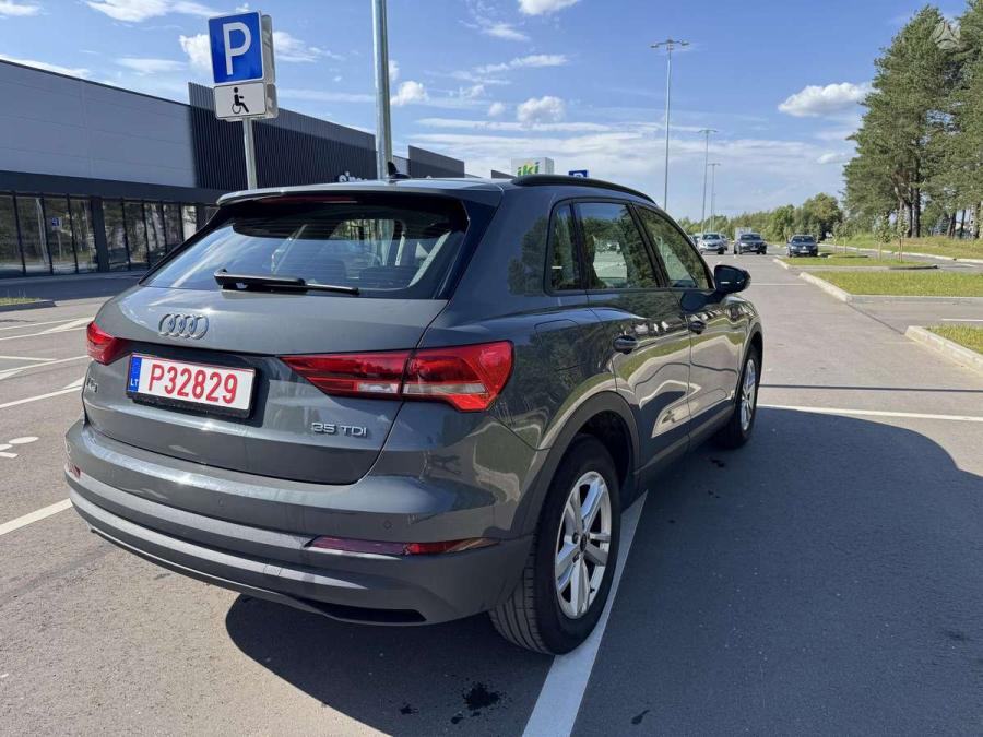Grey Audi Q3 2022 in Utena, with an engine capacity of 1.97 L and mileage of 168 thousand km for 21400 €, photo 7 on AUTOMOTO.COM.LV