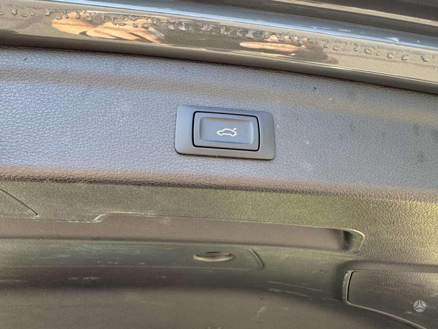 Grey Audi Q3 2022 in Utena, with an engine capacity of 1.97 L and mileage of 168 thousand km for 21400 €, photo 18 on AUTOMOTO.COM.LV