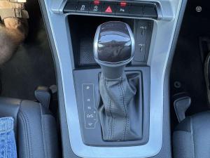 Pelēks Audi Q3 2022 Viļņa, ar dzinēja tilpumu 1.97 L un nobraukumu 168 tūkst. km par 21200 €, foto 14 vietnē AUTOMOTO.COM.LV