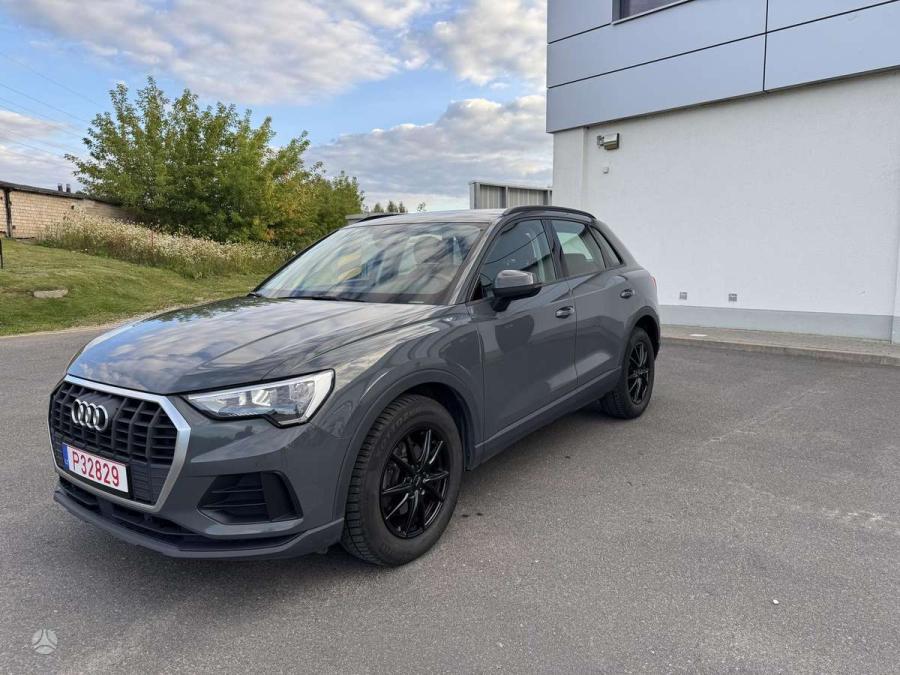 Pelēks Audi Q3 2022 Viļņa, ar dzinēja tilpumu 1.97 L un nobraukumu 168 tūkst. km par 21300 €, foto 3 vietnē AUTOMOTO.COM.LV
