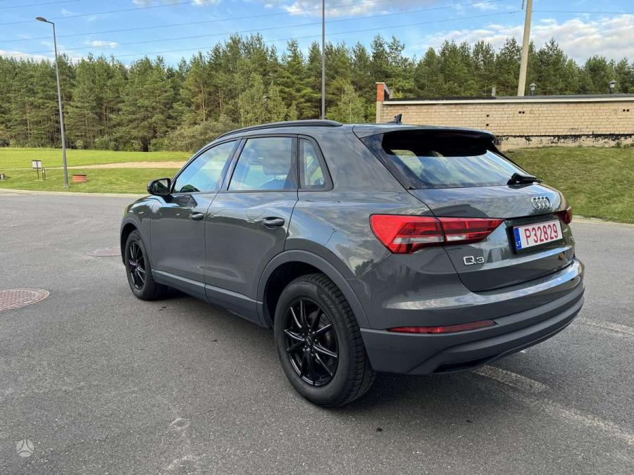 Pelēks Audi Q3 2022 Viļņa, ar dzinēja tilpumu 1.97 L un nobraukumu 168 tūkst. km par 21300 €, foto 5 vietnē AUTOMOTO.COM.LV