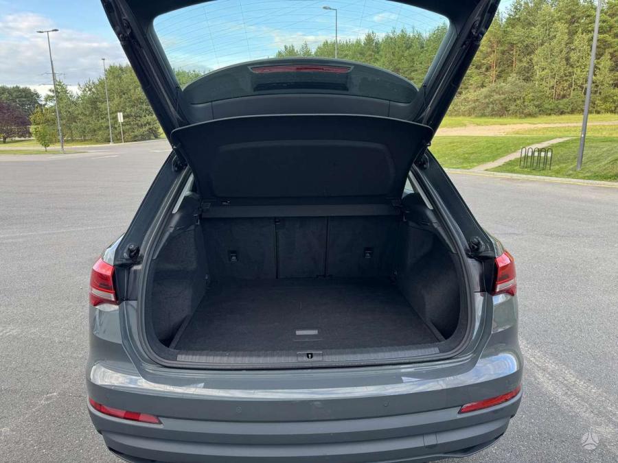 Pelēks Audi Q3 2022 Viļņa, ar dzinēja tilpumu 1.97 L un nobraukumu 168 tūkst. km par 21300 €, foto 12 vietnē AUTOMOTO.COM.LV